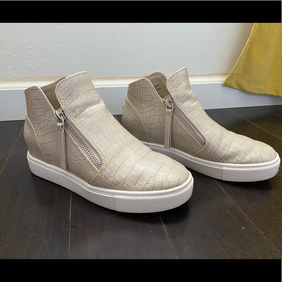 Steve Madden | Shoes | Steve Madden Caliber Croc Platform Sneakers ...